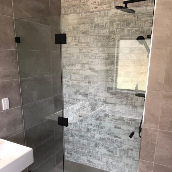 Splayed Showerscreen - Frameless Shower Hinges