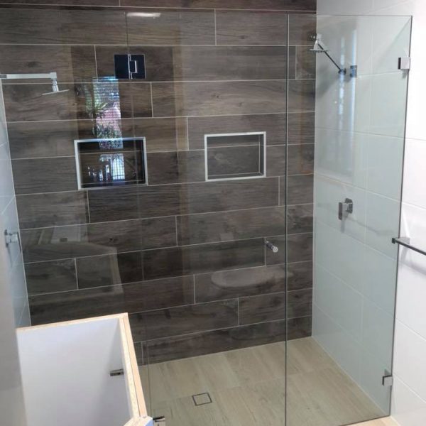 Splayed Showerscreen - Frameless Shower Hinges